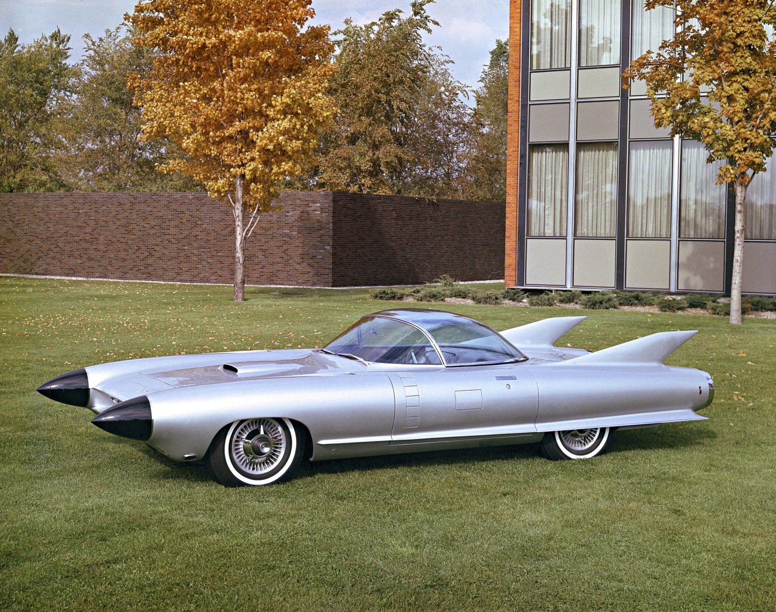 Industry Firsts: 10 Technologies Pioneered By Cadillac That Have ...